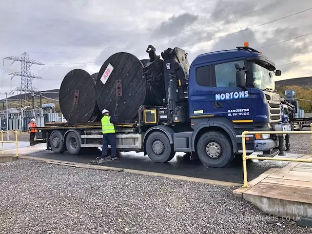Hiab Hire Leeds Portable Cabin Transport Container Delivery